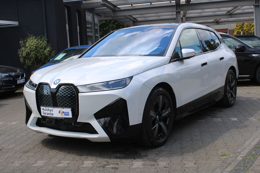 BMW iX 50 M-Sport | TheBestAuto